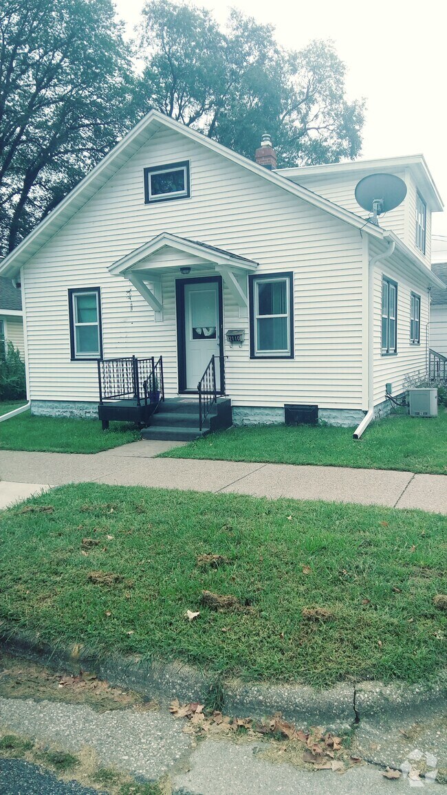 Cliff View Apartments for Rent with a Yard - La Crosse, WI - Updated ...