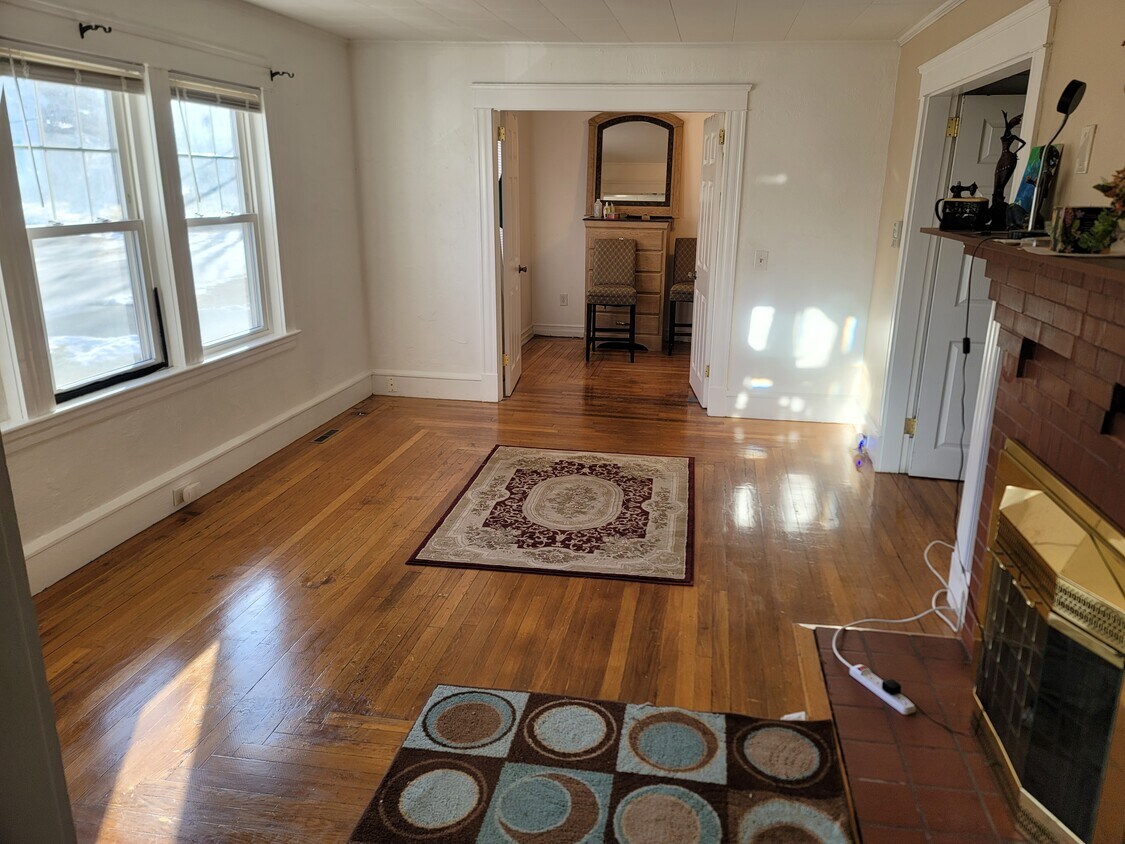 94 Gill St Unit Frist floor Apt 1, Avon, MA 02322 - 94 Gill St Avon, MA ...