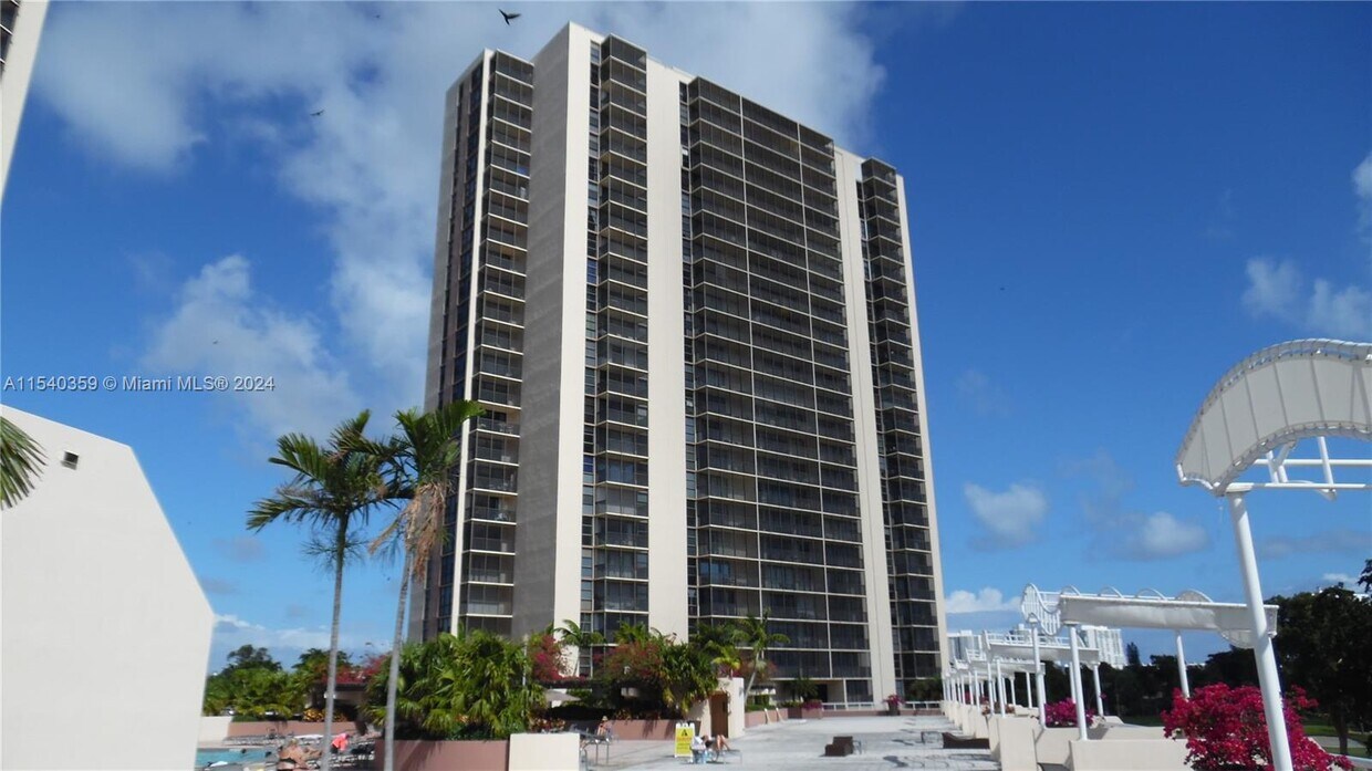 20379 W Country Club Dr Unit 132, Aventura, FL 33180 - Condo for Rent ...