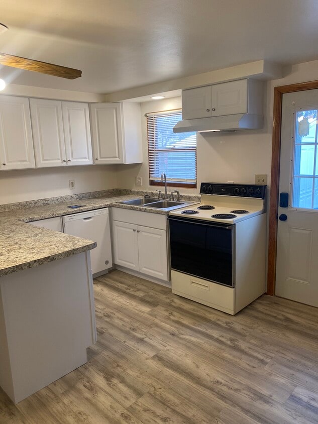 522 Susan St, Combined Locks, WI 54113 - House Rental in Combined Locks ...