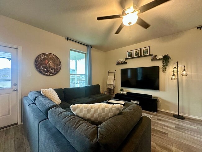 104 Hellfighters Wy, Jarrell, TX 76537 - House Rental in Jarrell, TX ...