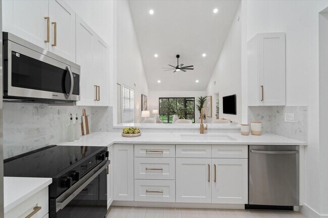 Windwood Apartments for Rent with a Dog Park - Boca Raton, FL - Updated ...