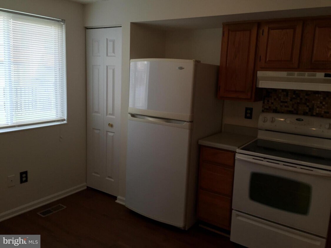 6317 Betsy Ross Ct, Centreville, VA 20121 - Townhome Rentals in ...