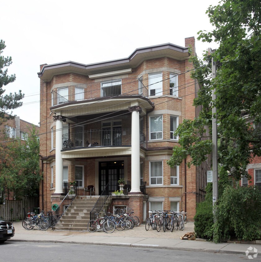 Dream House | Weekly Student Rental Apartments - 32 Admiral Rd Toronto ...