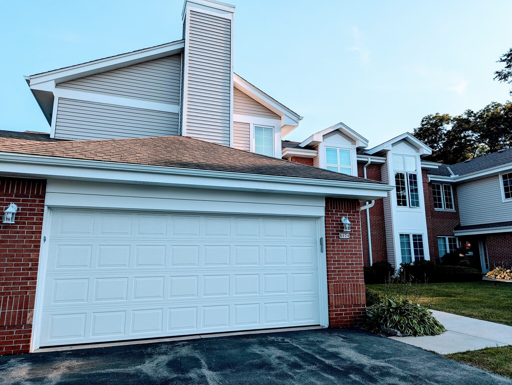 8979 Woodbridge Dr, Greendale, WI 53129 - Townhome Rentals in Greendale ...