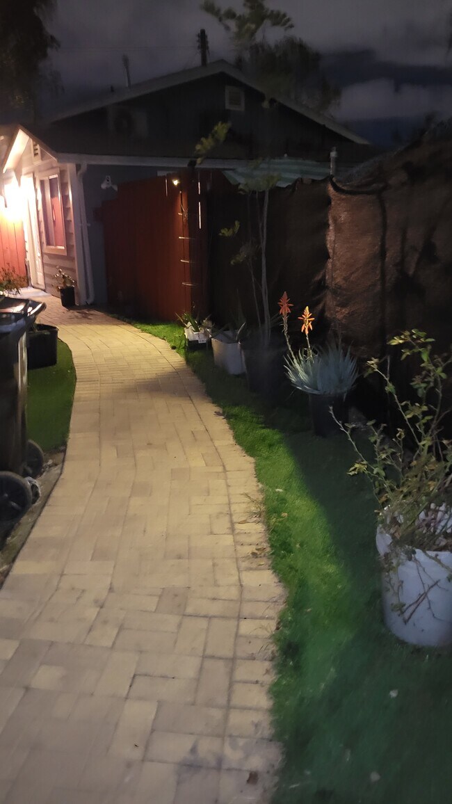 7415 Beckford Ave, Reseda, CA 91335 - House Rental in Reseda, CA ...