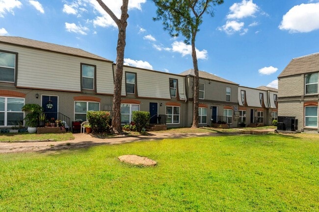 Valencia at Spring Branch - Apartments in Houston, TX | Apartments.com