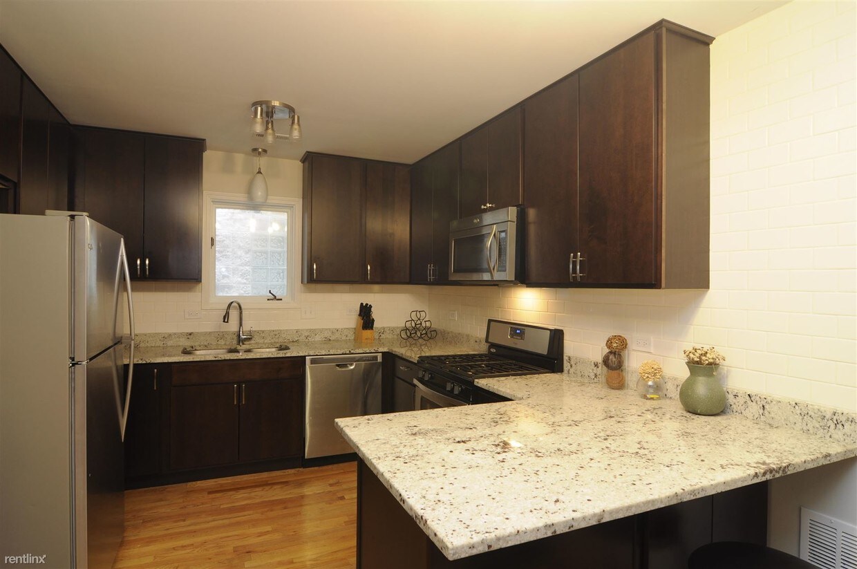 1409 N Mohawk St Unit Apt 1, Chicago, IL 60610 - Room for Rent in Chicago, IL | Apartments.com
