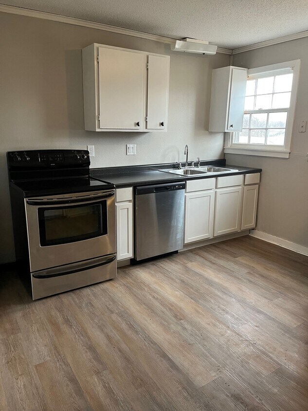 3954 E Whitney Ln, Wichita, KS 67210 - House Rental in Wichita, KS ...