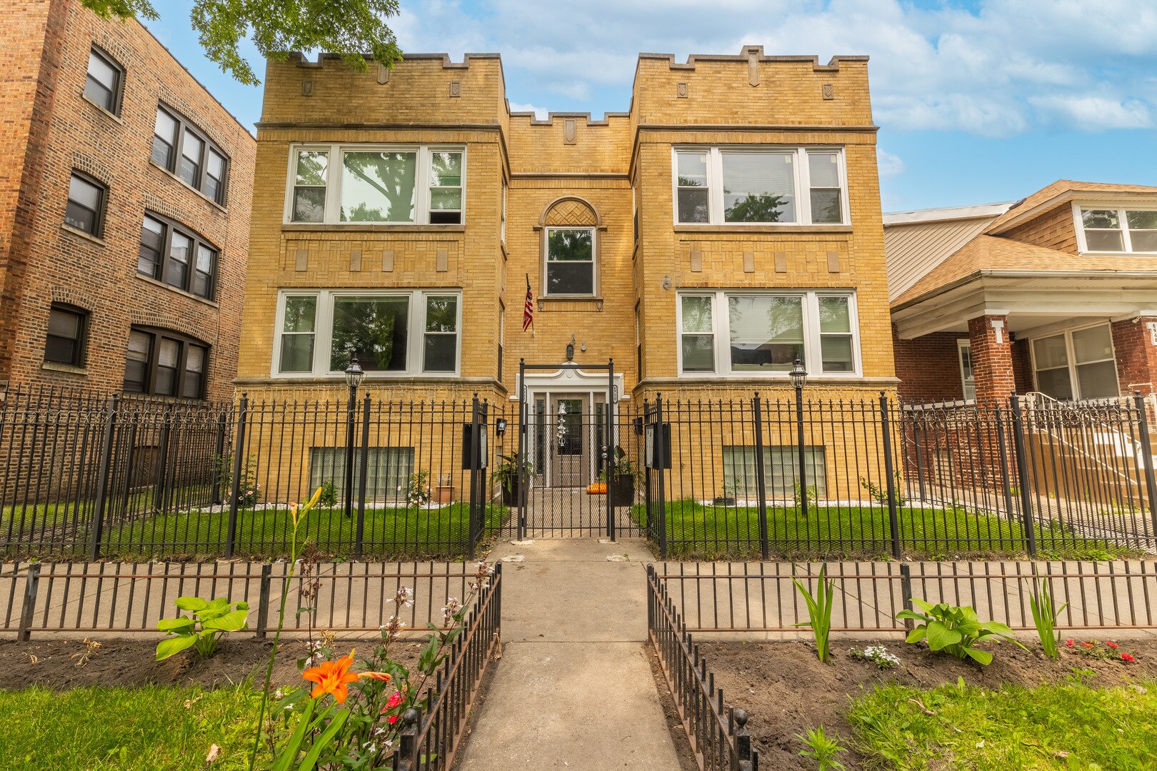 6952 S Indiana Ave, Chicago, IL 60637 - House Rental in Chicago, IL ...