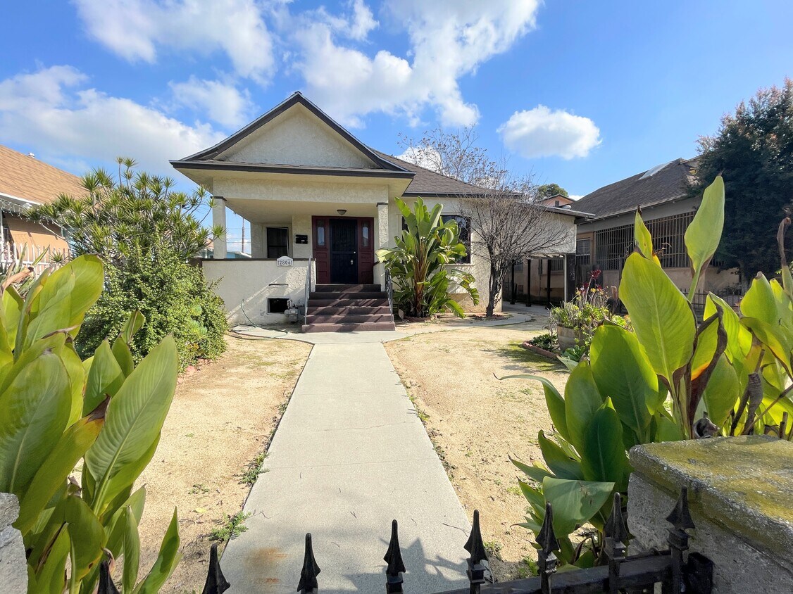 2806 Halldale Ave, Los Angeles, CA 90018 - House Rental in Los Angeles ...