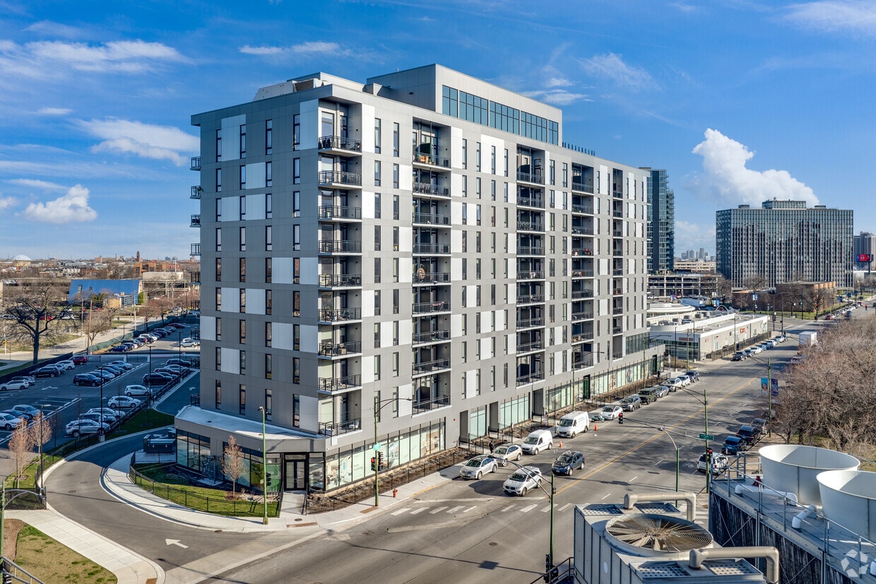 CADENCE APARTMENTS - 2050 W Ogden Ave Chicago, IL 60612 | Apartments.com