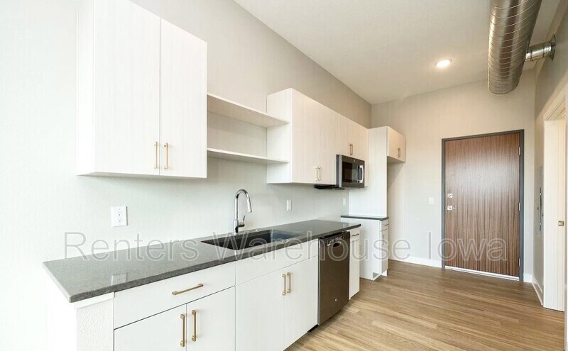 400 SW 7th St Unit 306, Des Moines, IA 50309 - Condo for Rent in Des ...