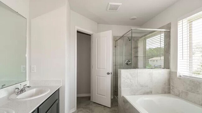 6627 Blimp Base Blvd, Hitchcock, TX 77563 - House Rental in Hitchcock ...