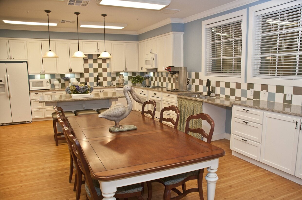 Belle at Bay Colony 55+ Apartments - 1101 Fm-517 Rd W Dickinson, TX ...
