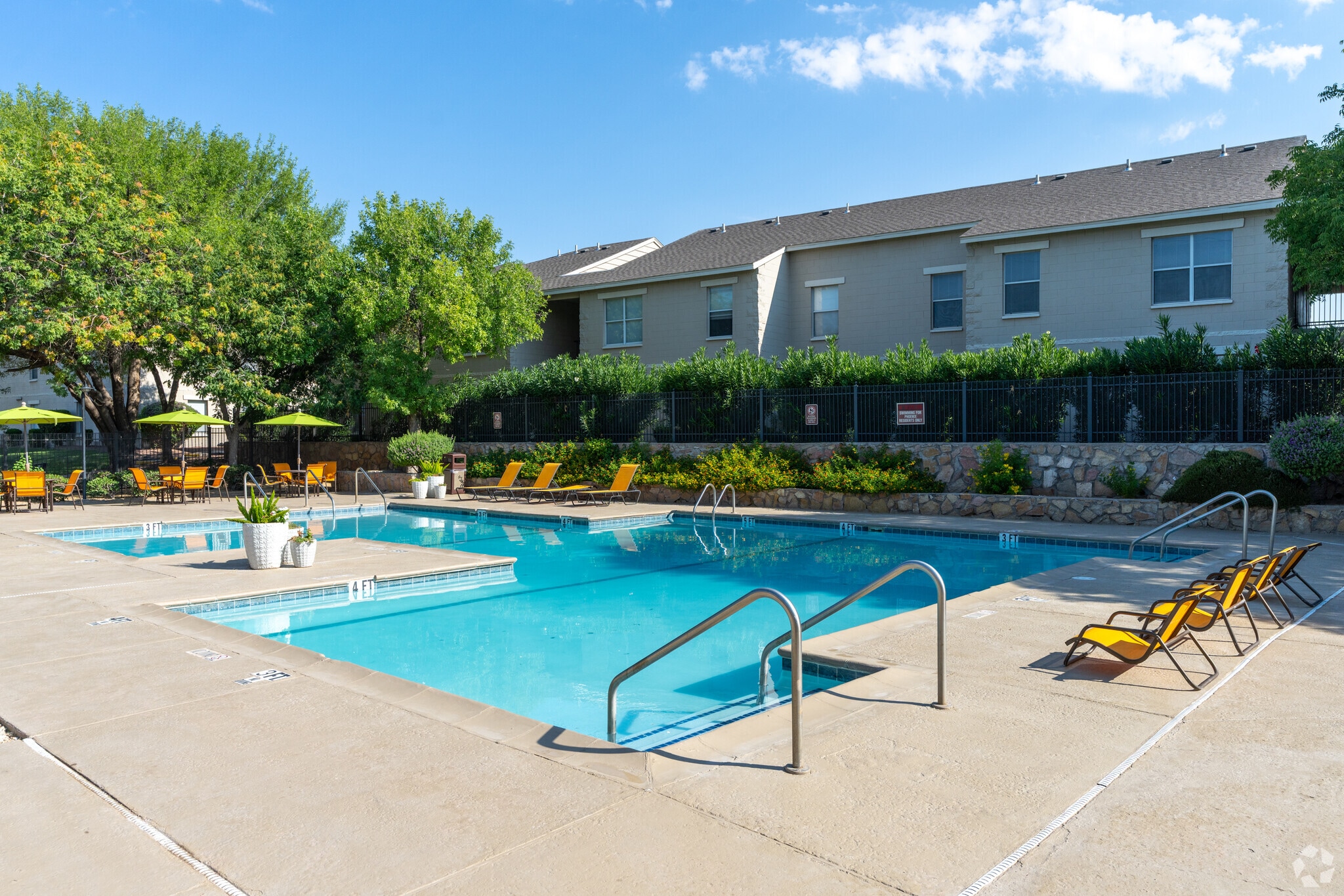 Phoenix Apts. - 7401 Phoenix Ave El Paso, TX 79915 | Apartments.com