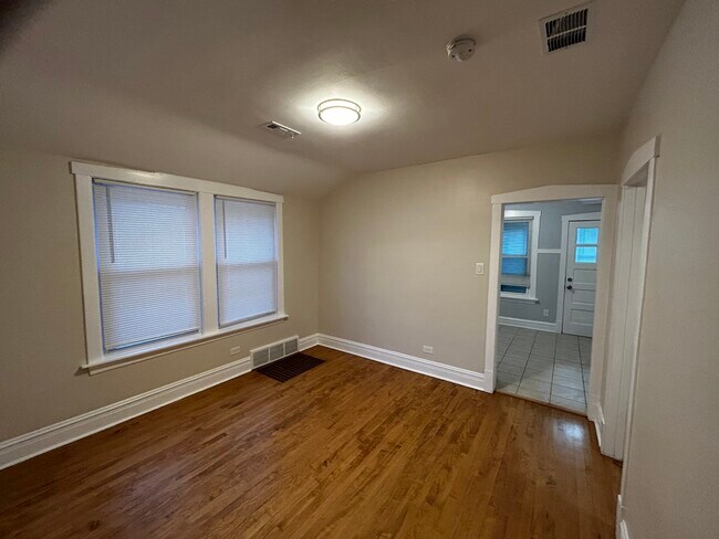 5047 W Winona St Unit 2nd Floor, Chicago, IL 60630 - 5047 W Winona St ...