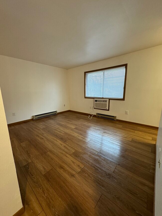 6428 W Main St Unit Main St, Milwaukee, WI 53214 - Apartments in ...