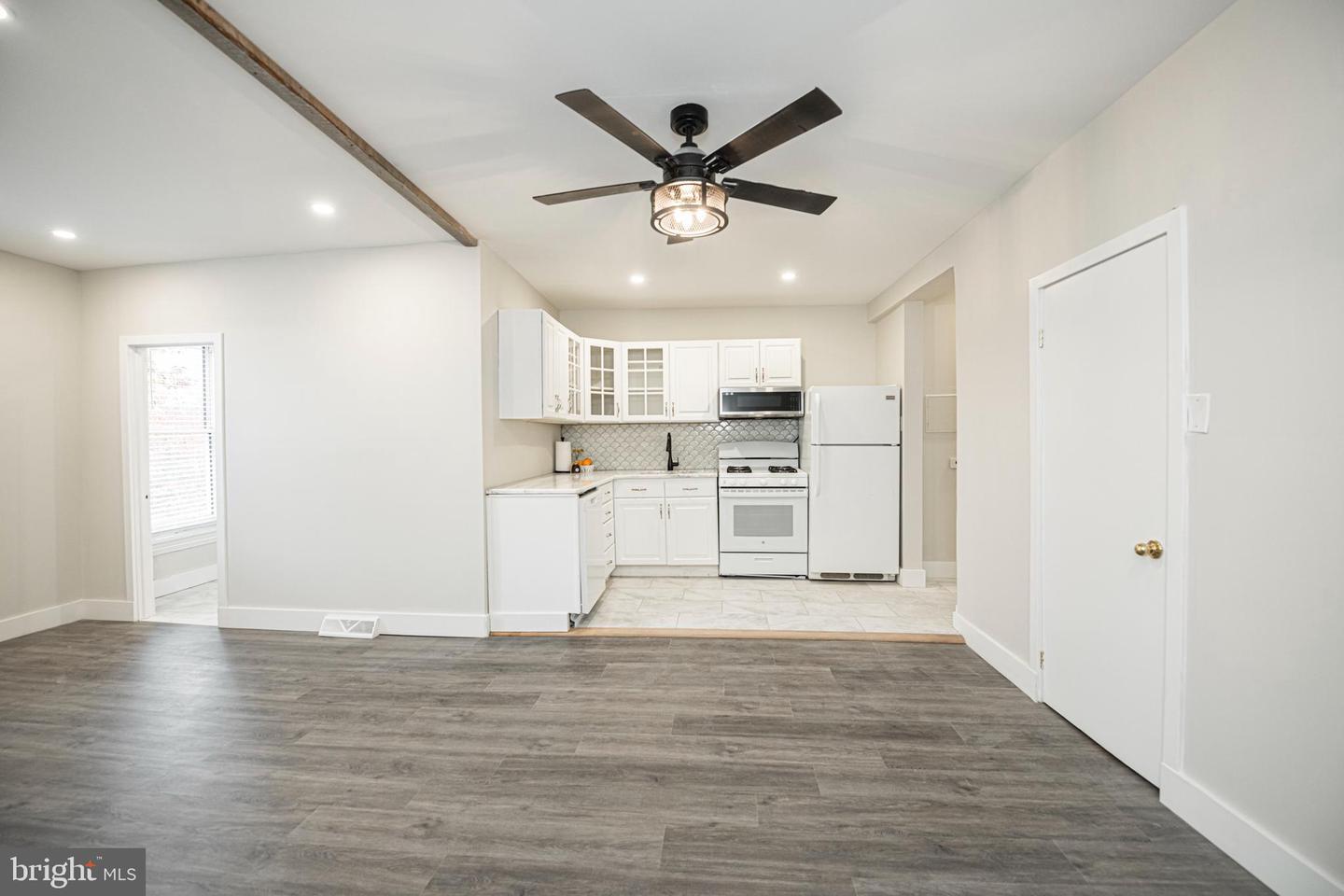 21 S Main St Unit 6, Phoenixville, PA 19460 - Room for Rent in ...