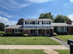 Apartments for Rent with a Swimming Pool in New London OH