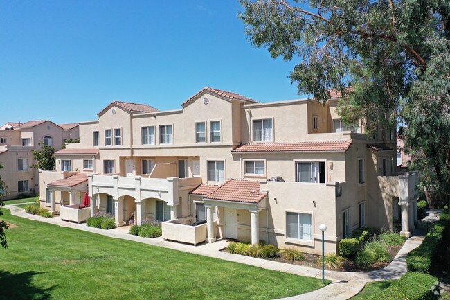 River Ranch Townhomes & Apartments - Apartments at 18005 W Annes Cir ...