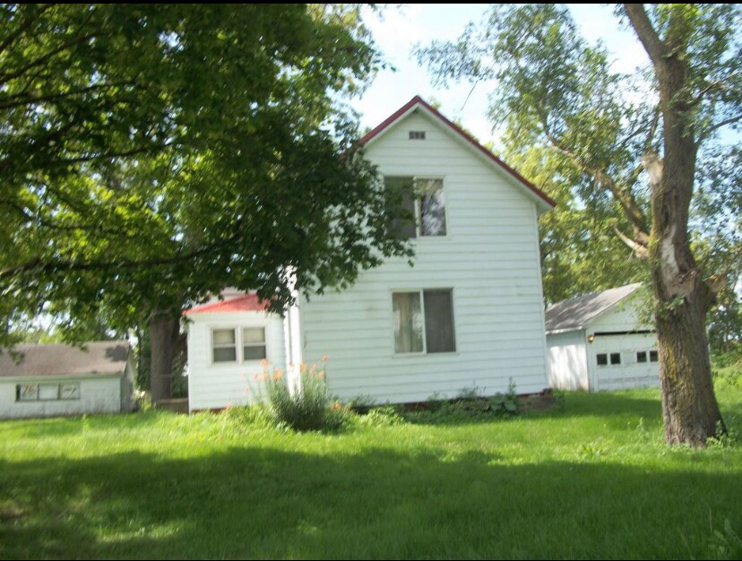 300 W 1st St S, Clarence, IL 60960 - House Rental in Clarence, IL ...