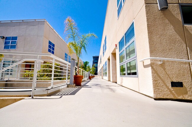 Packard Lofts Rentals - Los Angeles, CA | Apartments.com