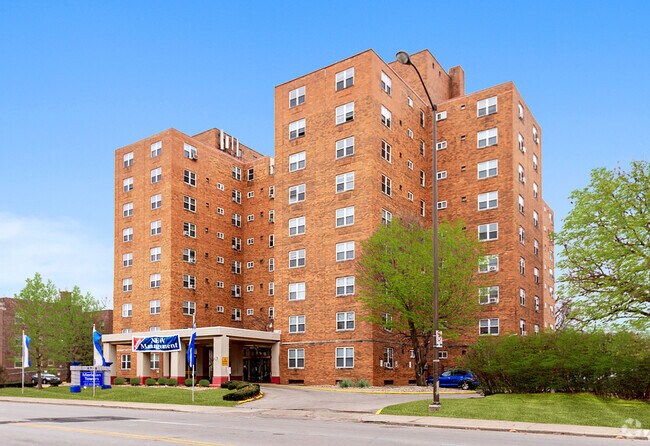 Mapleton Fall Creek Apartments for Rent with High Ceilings ...