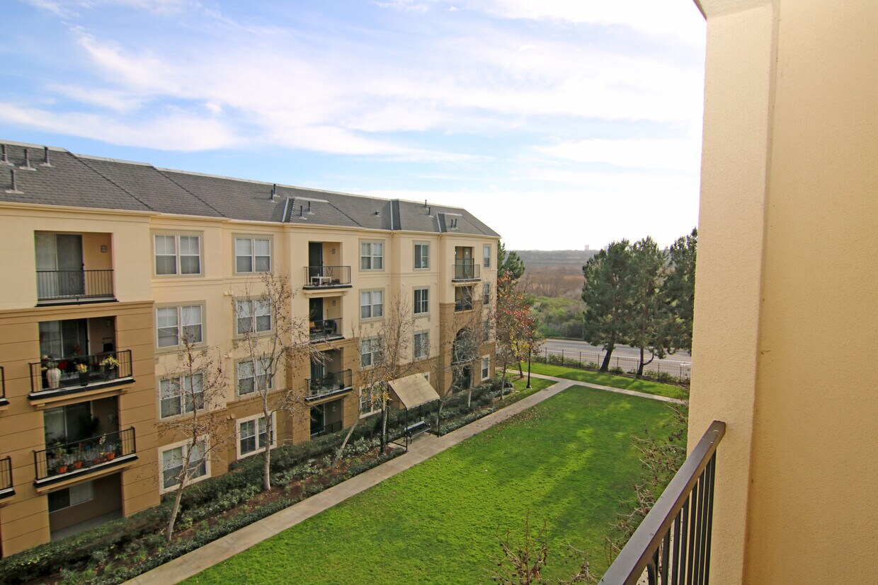 2435 Watermarke Pl Unit 2435, Irvine, CA 92612 - Condo for Rent in ...