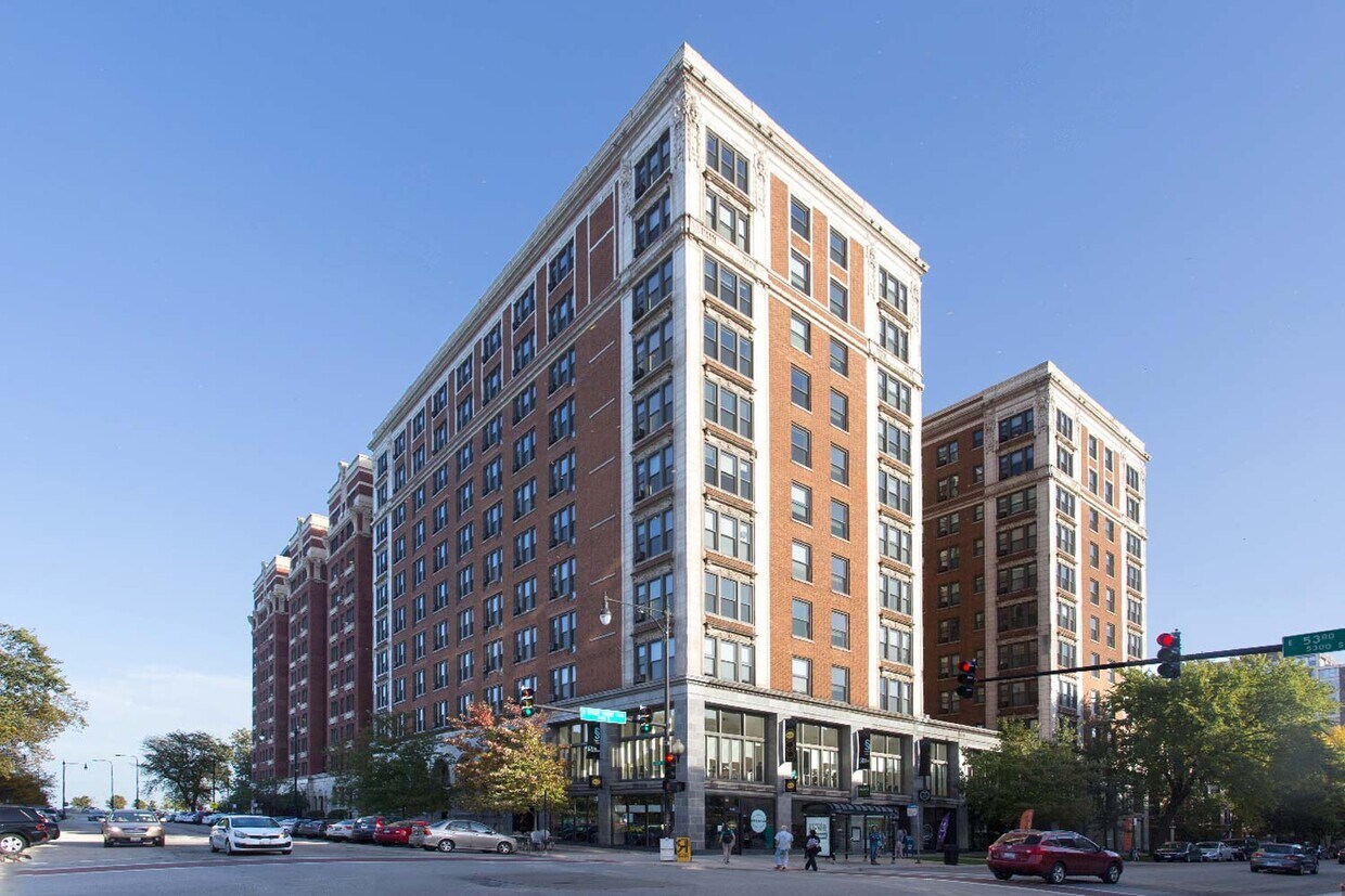 The Del Prado - 5307 S Hyde Park Blvd Chicago, IL 60615 | Apartments.com