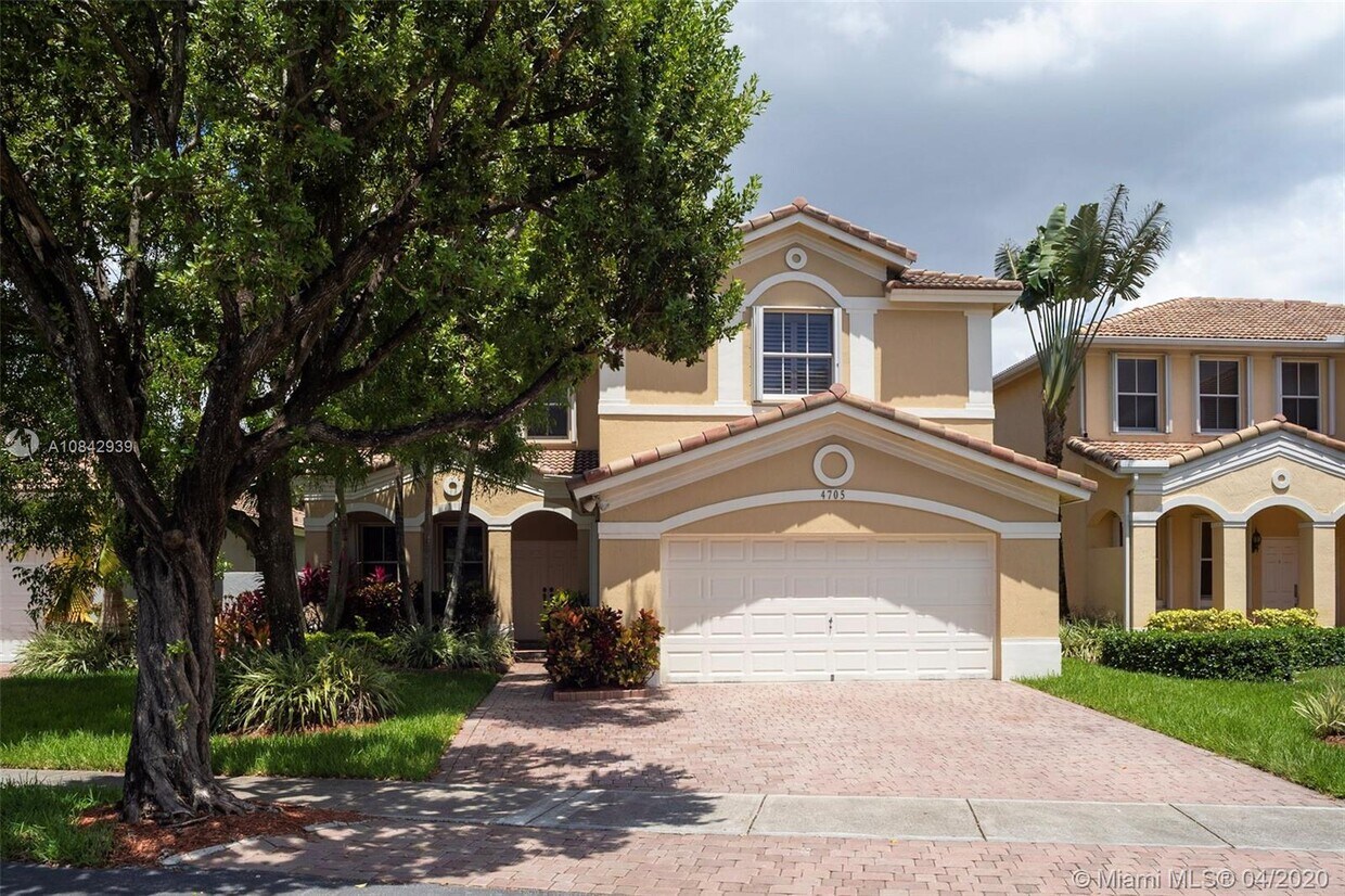 4705 NW 95th Ave, Doral, FL 33178 - House Rental in Doral, FL ...
