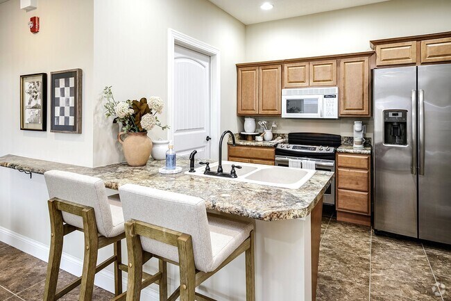 Apartments for Rent with High Ceilings in Trumbull NE