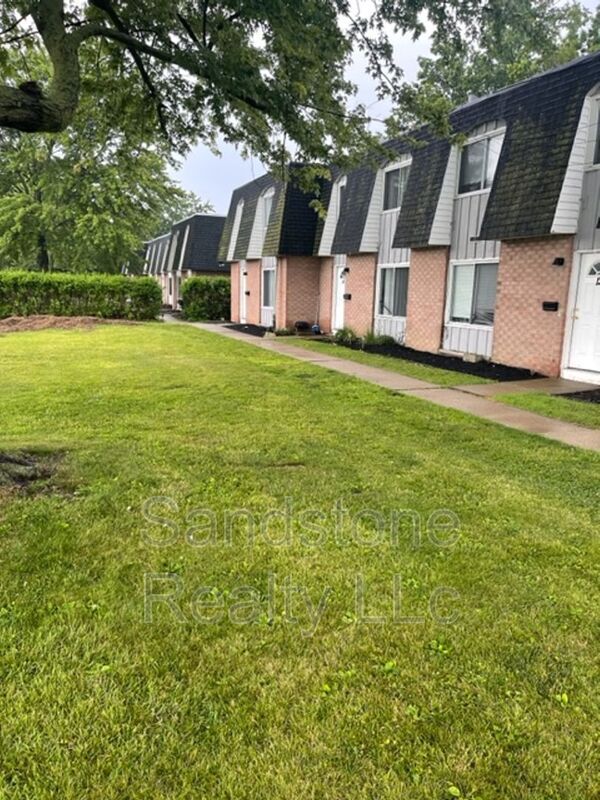 5520 Beavercrest Dr Unit #8, Lorain, OH 44053 - Condo for Rent in ...