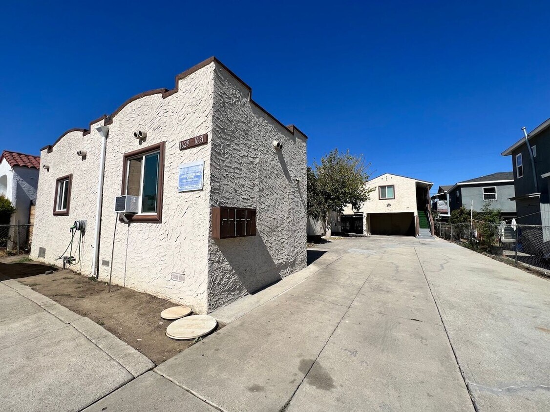 1629-1631 W 81st St Unit 1631 1/2, Los Angeles, CA 90047 - Room for ...