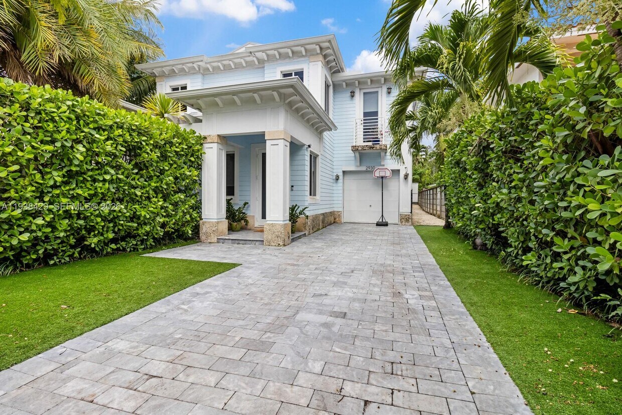 2930 Catalina St, Miami, FL 33133 - Townhome Rentals in Miami FL ...