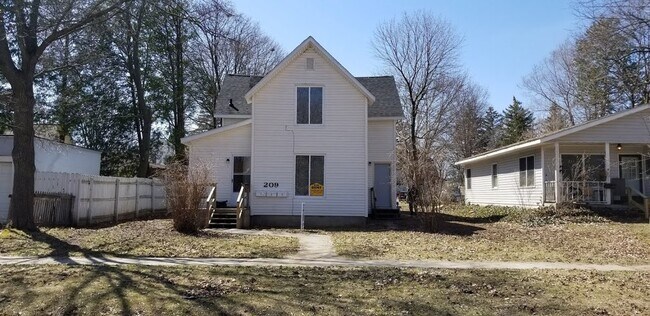 Apartments for Rent with Hardwood Floors in Winn MI
