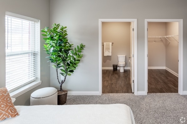 Finish Line Apartments - 5420 Eight Bells Ln Louisville, KY 40258 ...
