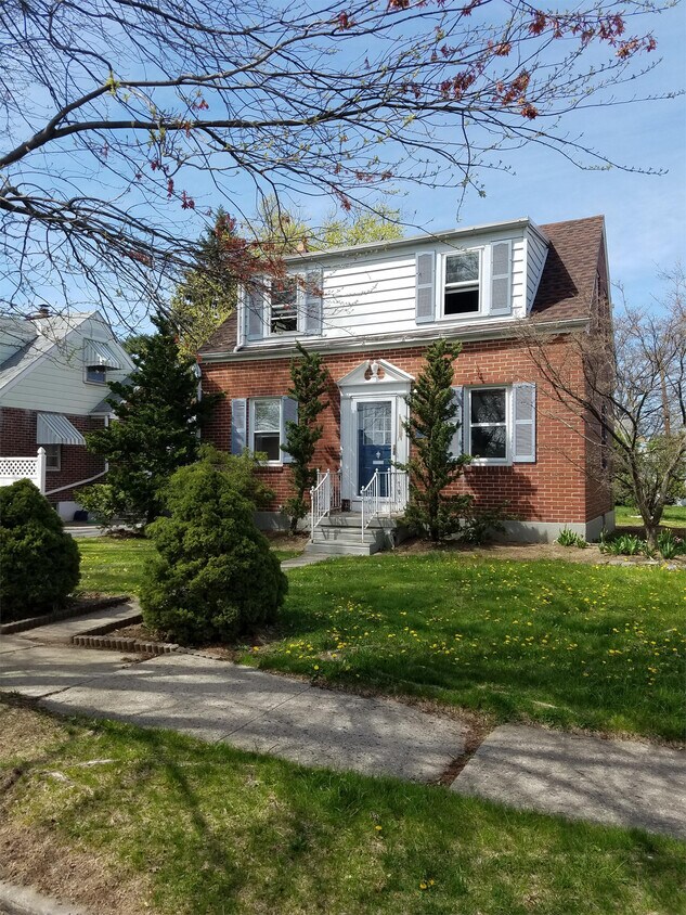 1935 E Pennsylvania St, Allentown, PA 18109 - House Rental in Allentown ...