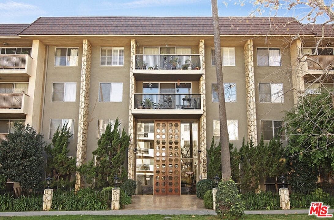 809 S Bundy Dr Unit 317, Los Angeles, CA 90049 - Room for Rent in Los ...