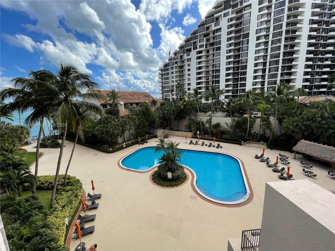 540 Brickell Key Dr Unit 513, Miami, FL 33131 - Room for Rent in Miami ...