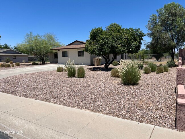 5210 W Monte Cristo Ave, Glendale, AZ 85306 - House Rental in Glendale ...