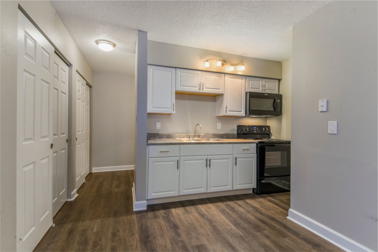 Linx Plaza Apartments - 6964 Airport Blvd Mobile, AL 36608 | Apartments.com