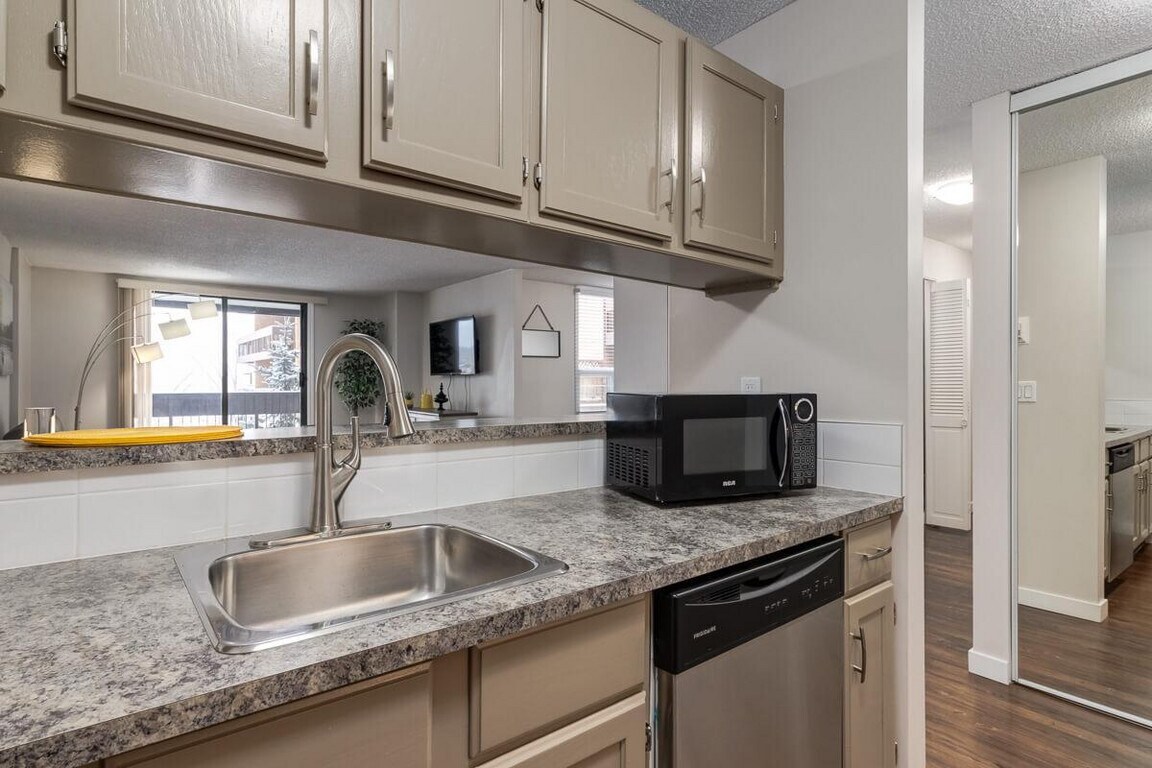 The Pinnacle Apartments - 9600 Southland Cir Sw Calgary, AB ...