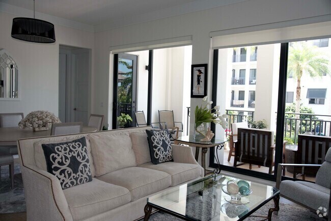Downtown Naples Apartments for Rent with a Walk-In Closet - Naples, FL ...