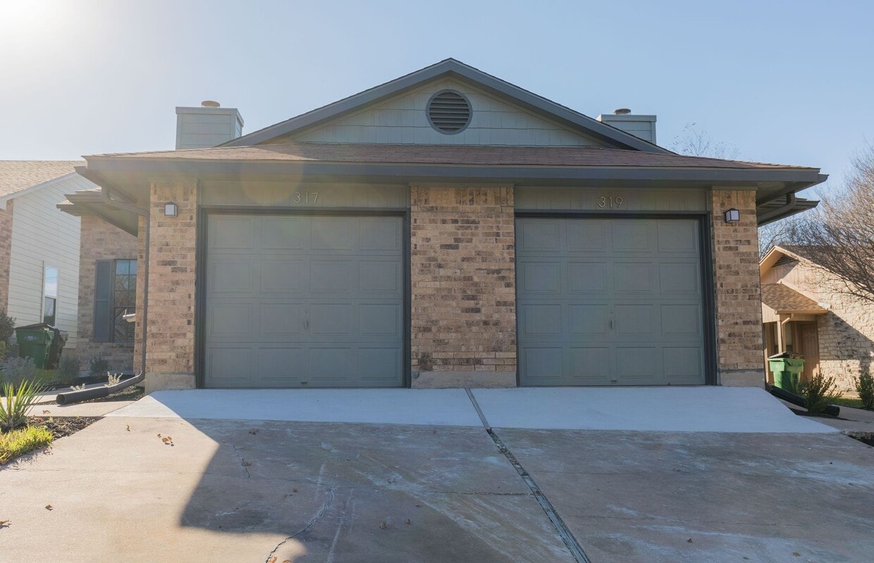 317/319-319 Rawhide Loop Unit 319, Round Rock, TX 78681 - Room for Rent ...