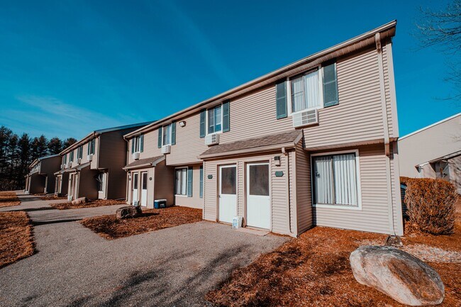The Den Cedar Ridge Apartments - 43-60 Burt Latham Rd Willington, CT ...