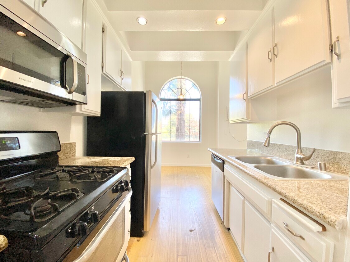 9803 Tabor St Unit 207, Los Angeles, CA 90034 - Room for Rent in Los ...