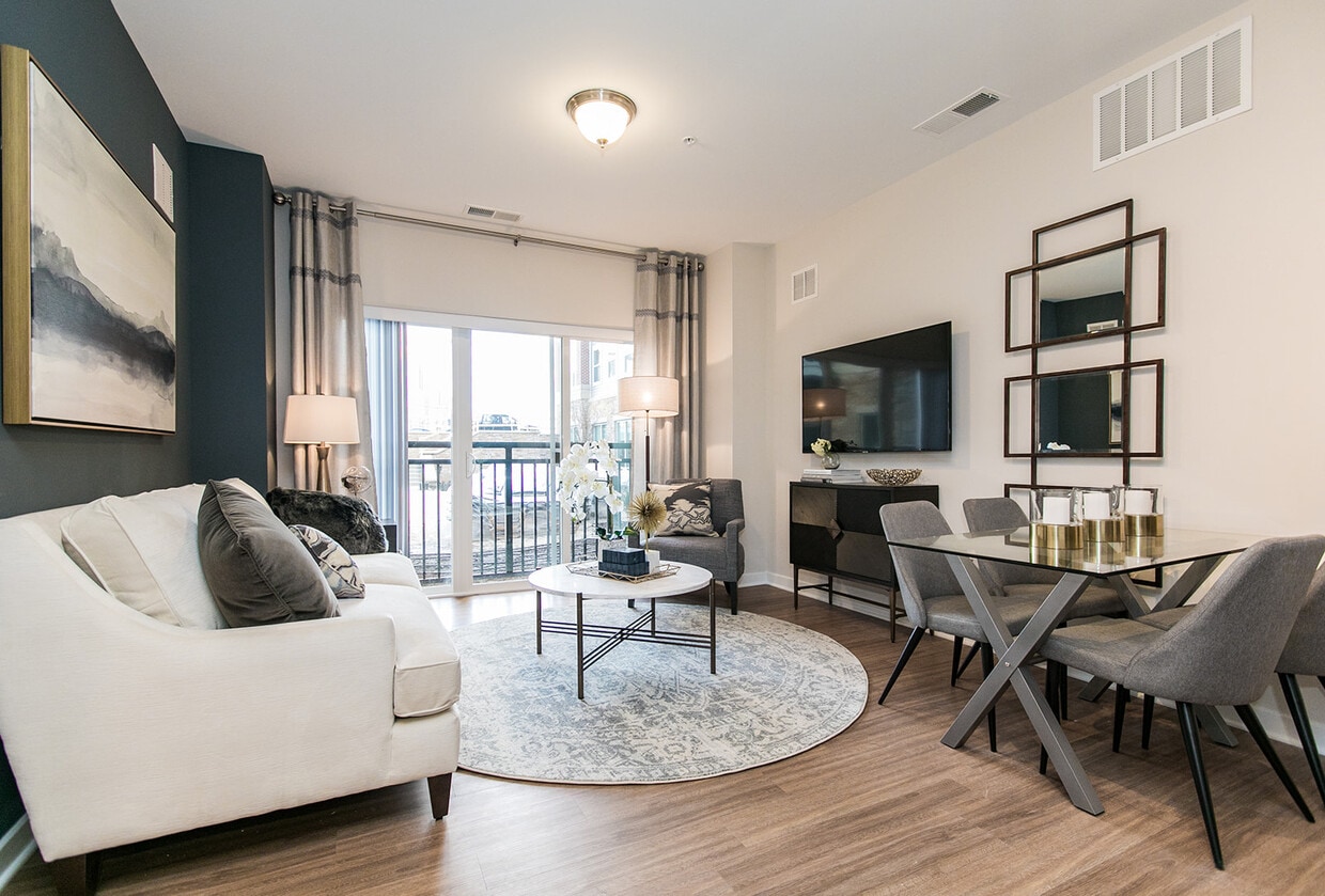 Verde at Howard Square East - 7600 Hearthside Way Elkridge, MD 21075 ...