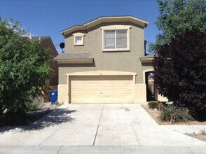 Crestview Bluff Apartments for Rent with Hardwood Floors - Albuquerque ...