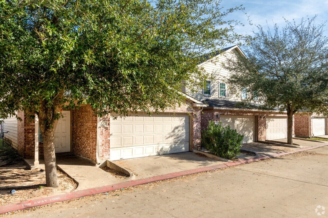 Palm Trace Homes Townhomes for Rent - Houston, TX | Apartments.com